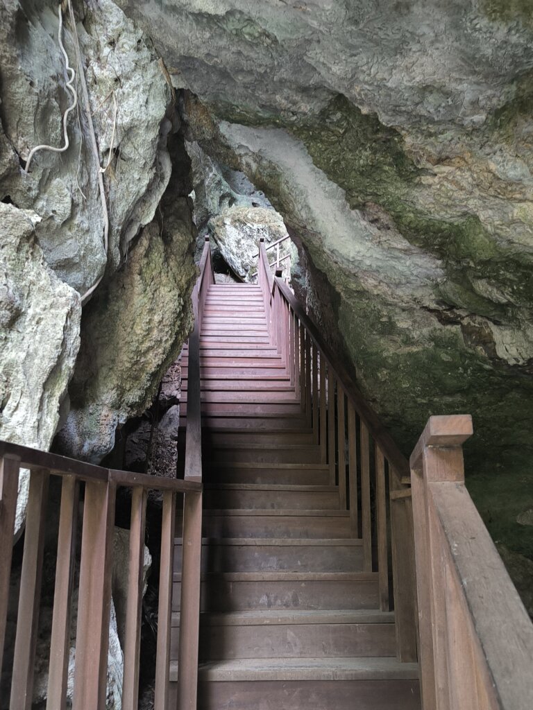 Mirror Stone Cave / Gua Batu Cermin - Wonderful Komodo